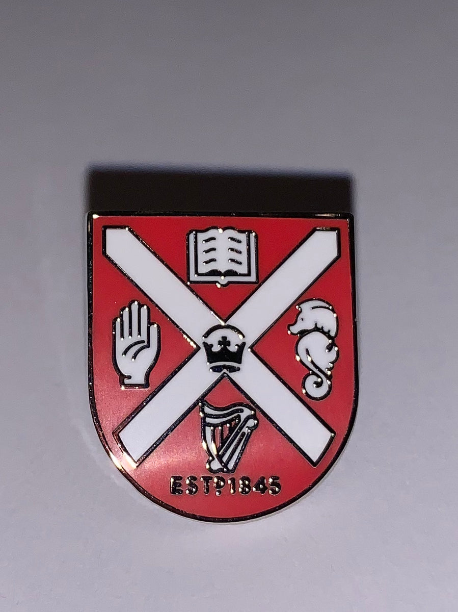 Crest Pin Badge – Queen's University Belfast Welcome Centre